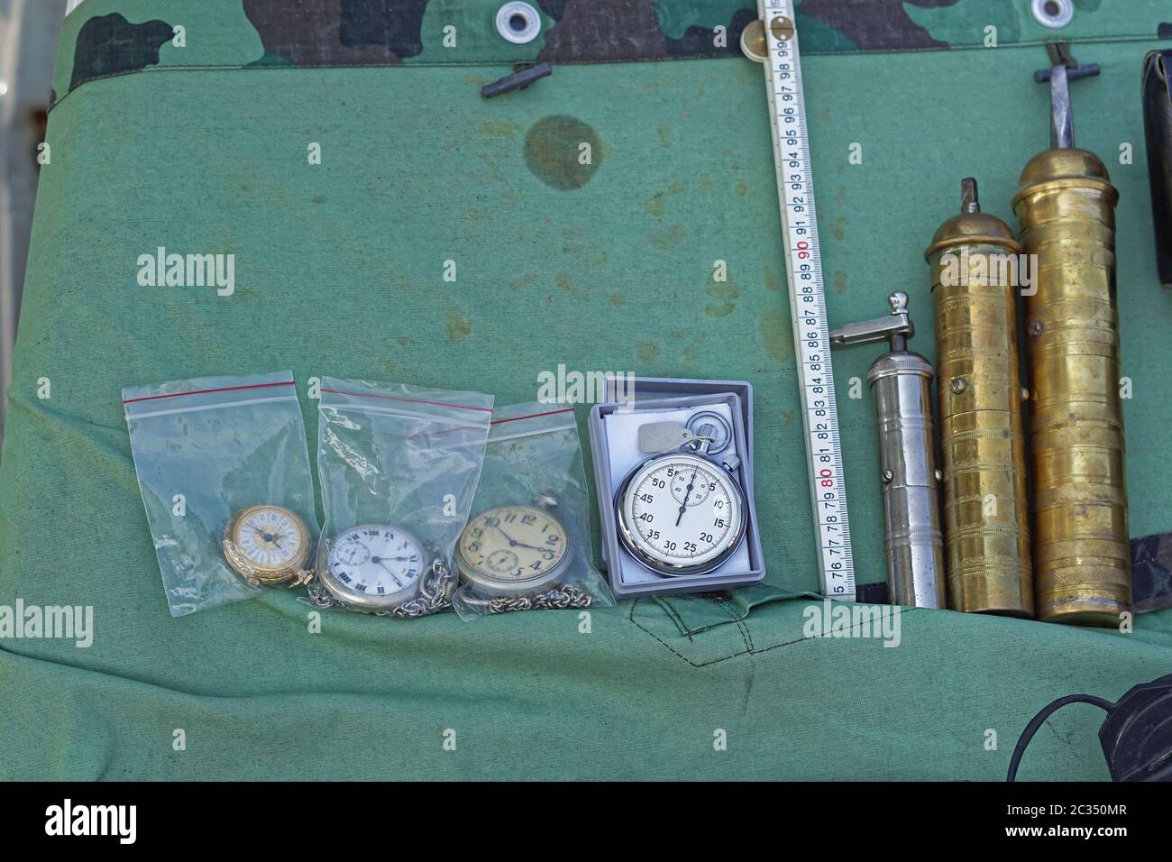 Antique market stall hi-res stock photography and images - Alamy