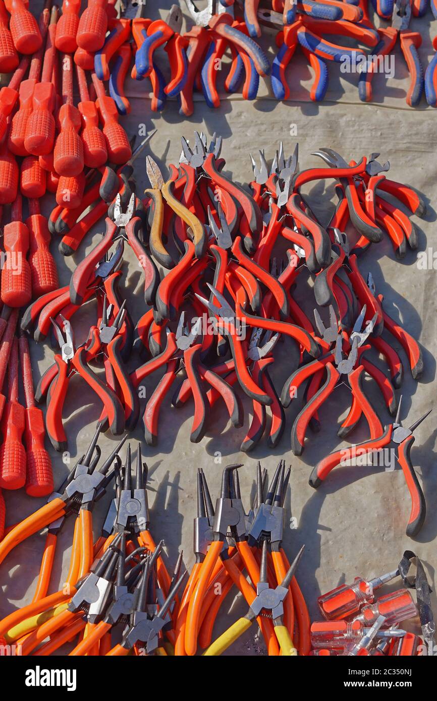 Various shapes and sizes of pliers tools Stock Photo - Alamy