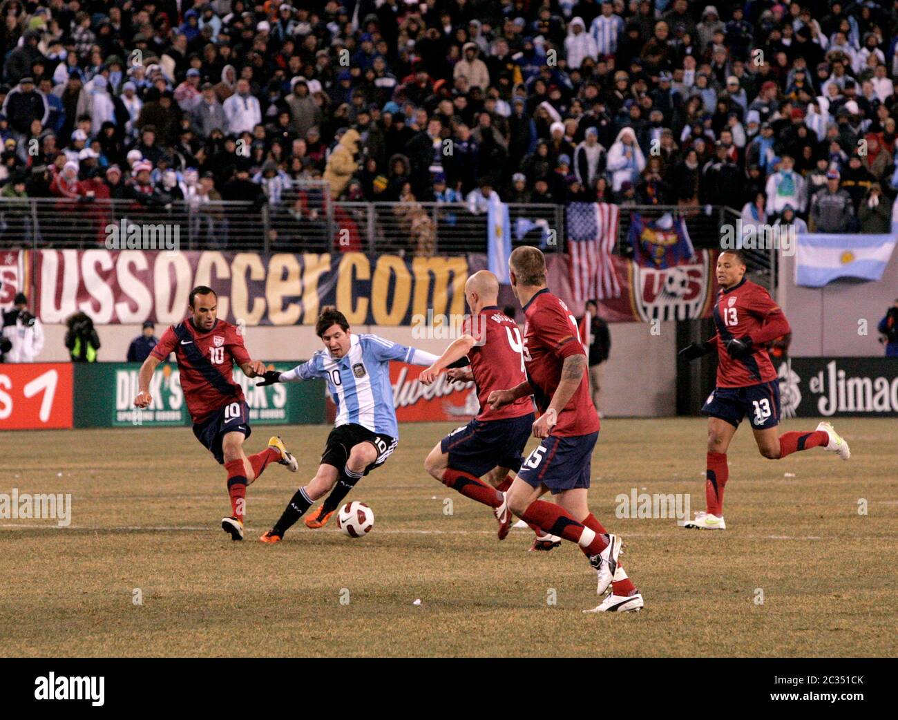 Lionel messi vertical image hi-res stock photography and images - Alamy