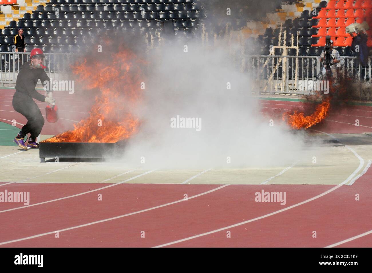 Fire fighter competition hi-res stock photography and images - Alamy