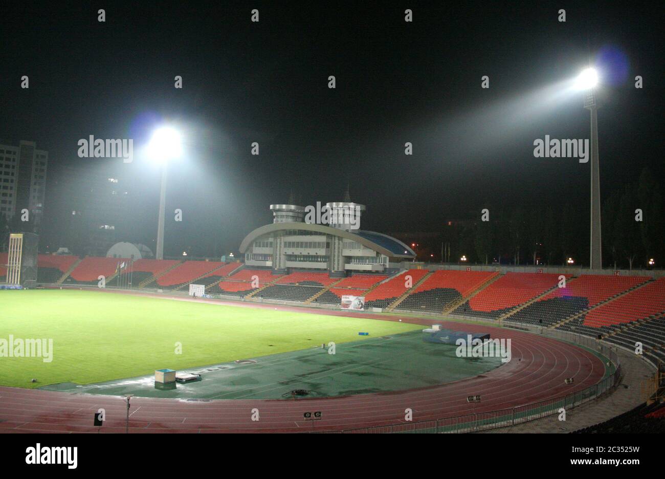 Night football stadium Stock Photo - Alamy