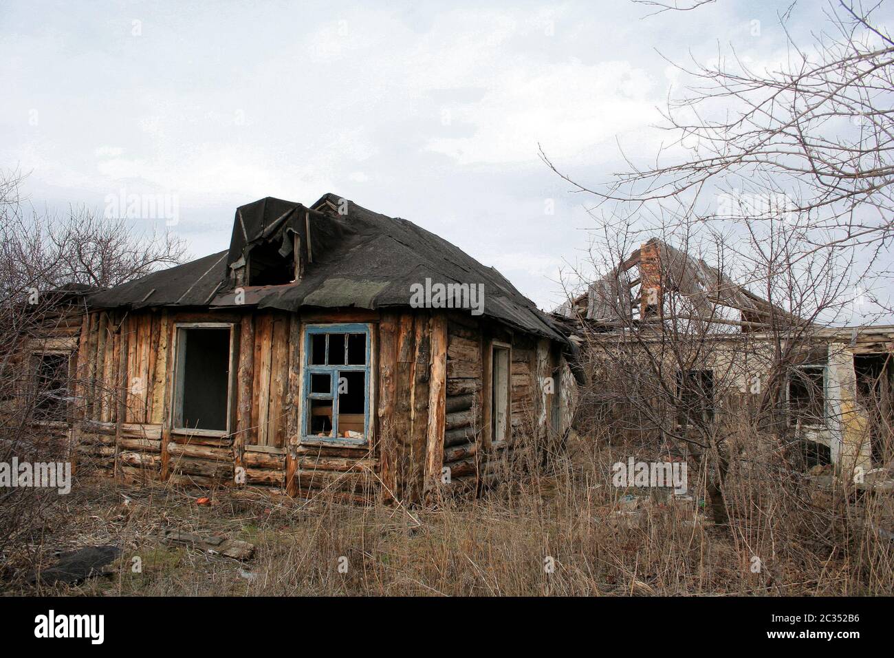 Ruins ancient rural house hi-res stock photography and images - Alamy