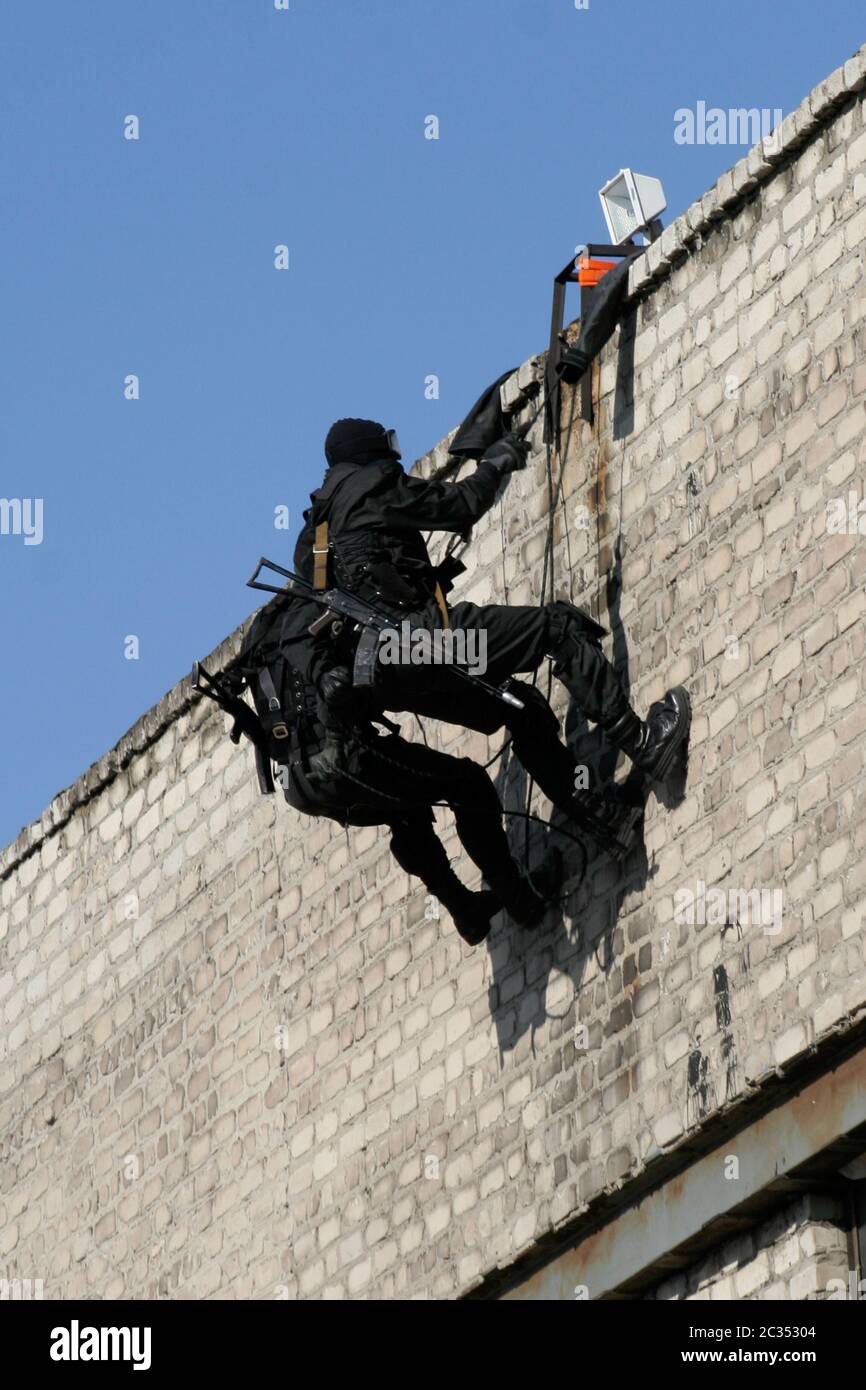 Special forces anti terrorist hi-res stock photography and images - Alamy