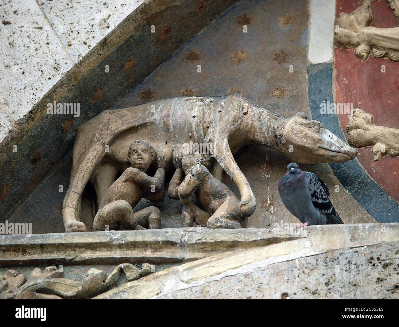 Siena - the town's emblem; a she-wolf suckling the infants Romulus and ...