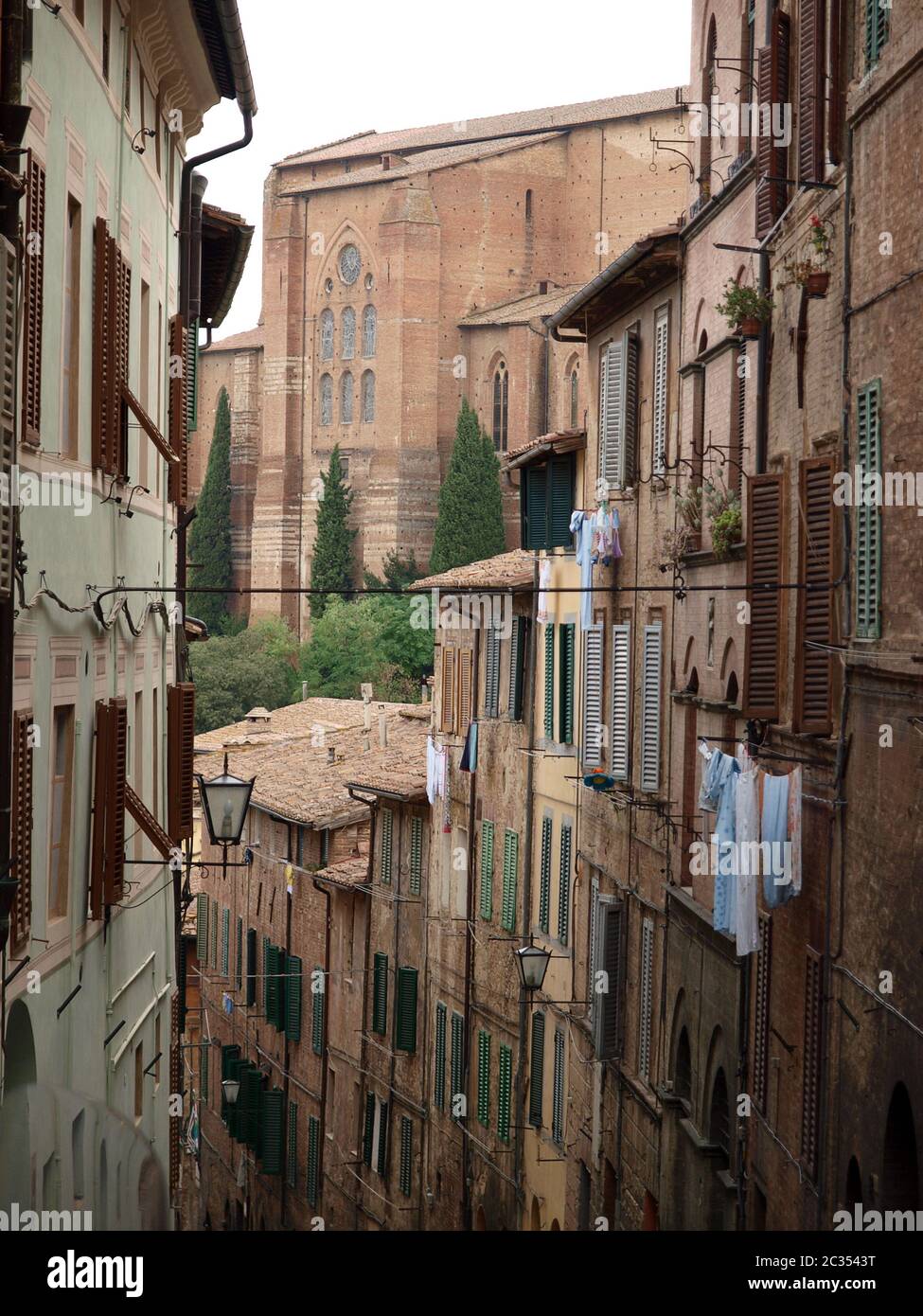 Siena - the medieval climate and characteristic colours Stock Photo - Alamy