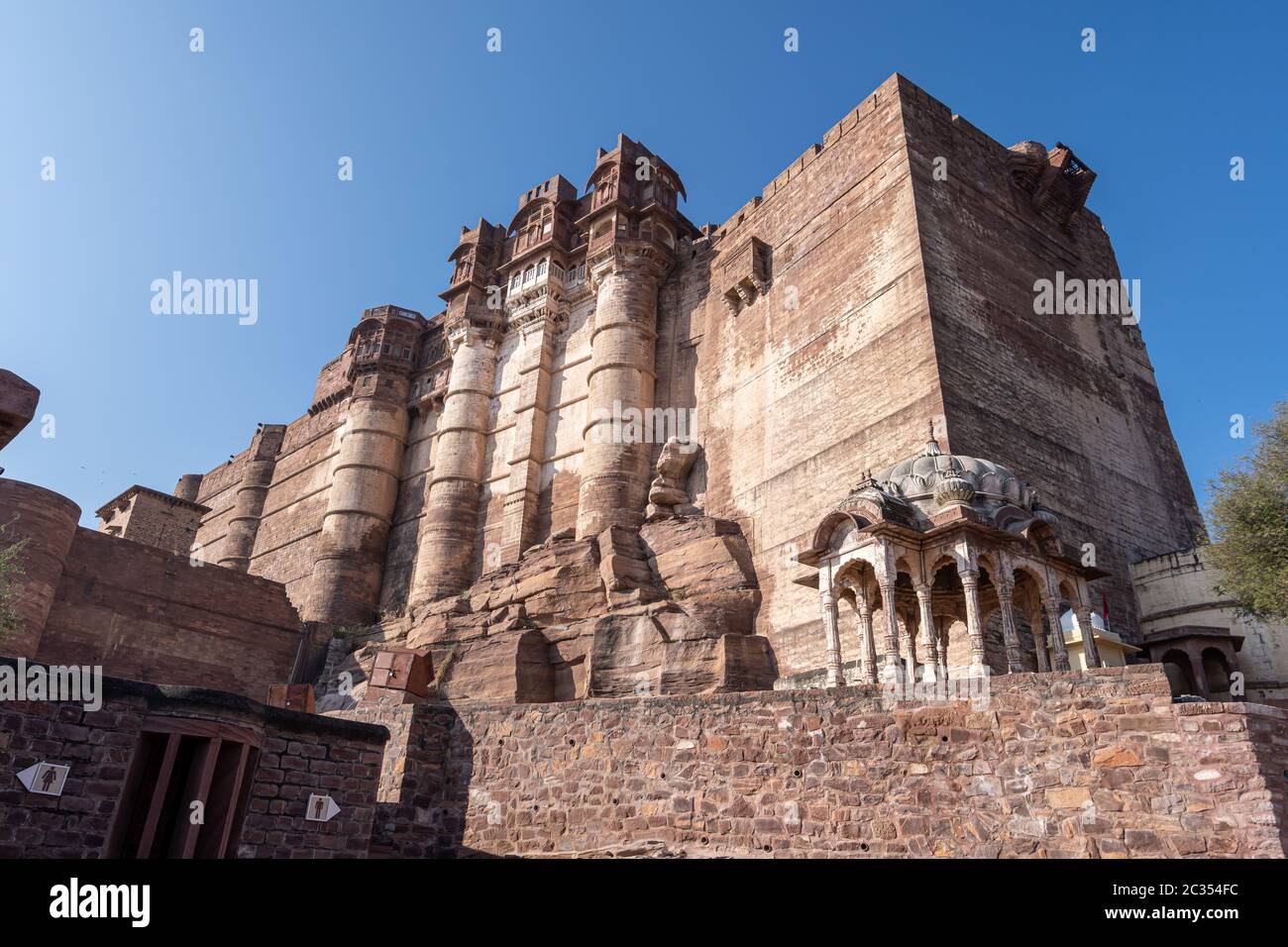 mehrangarh fort exterior Stock Photo - Alamy