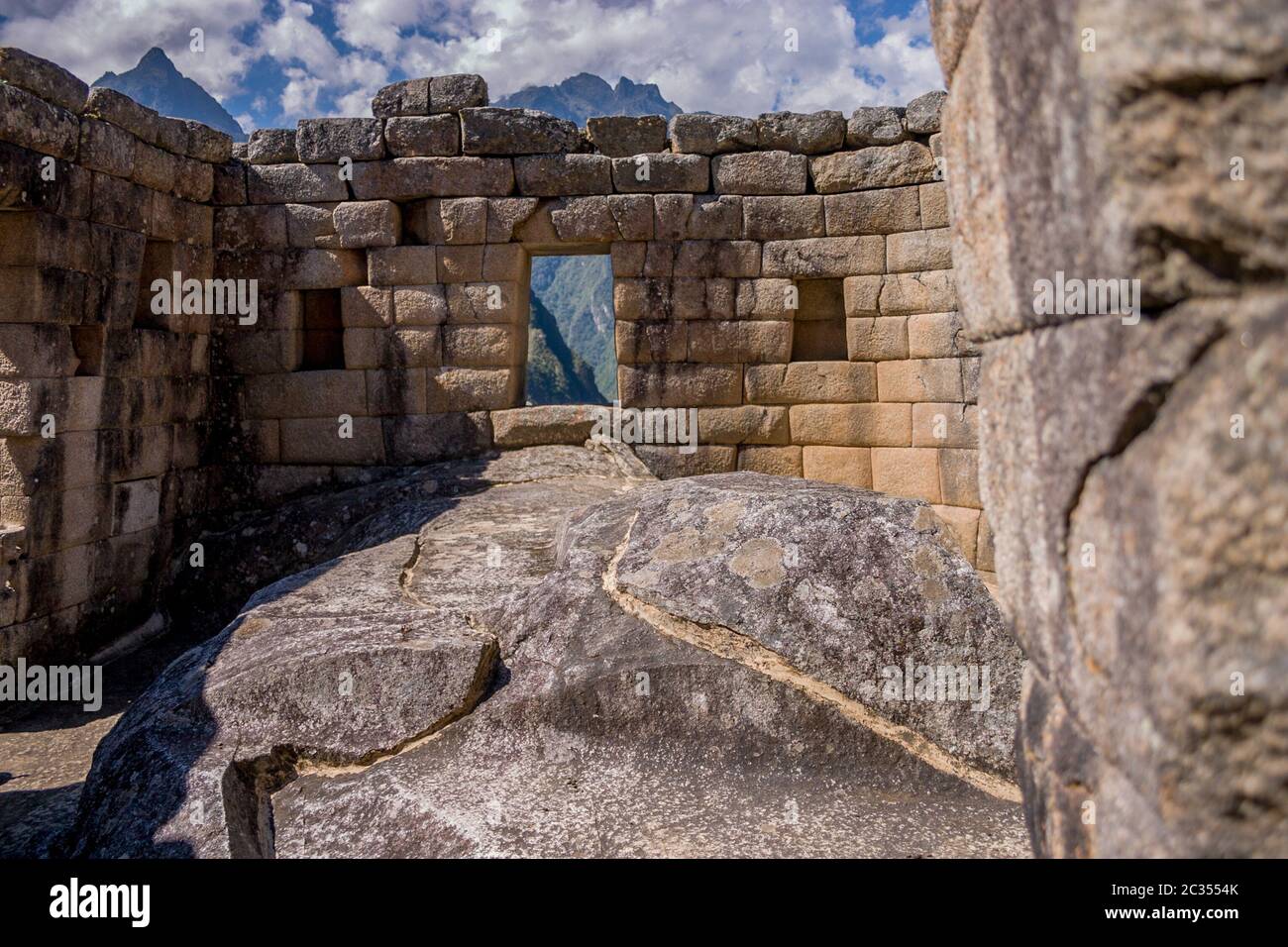 Machu picchu sun temple hi-res stock photography and images - Alamy