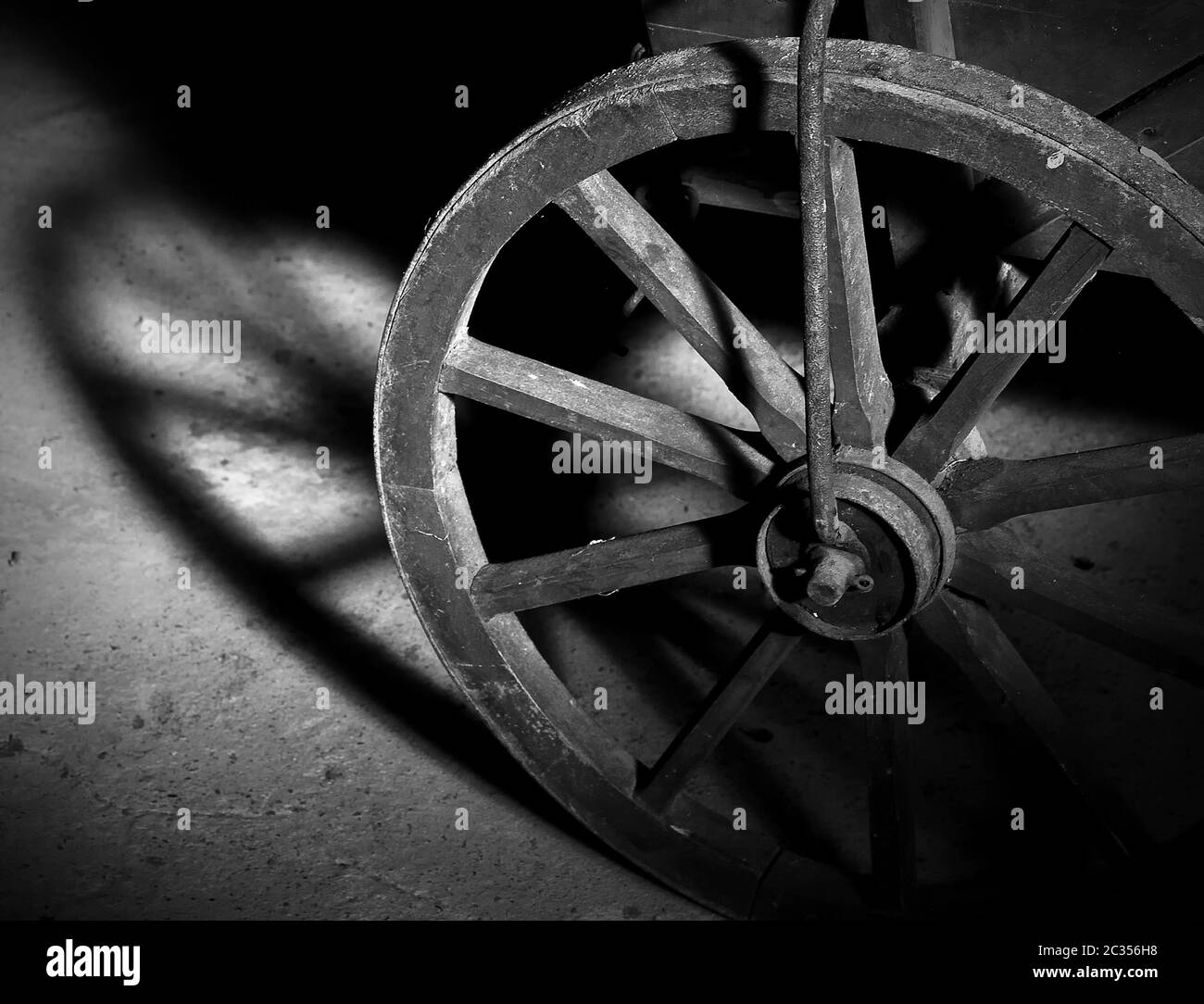 Cowered hi-res stock photography and images - Alamy