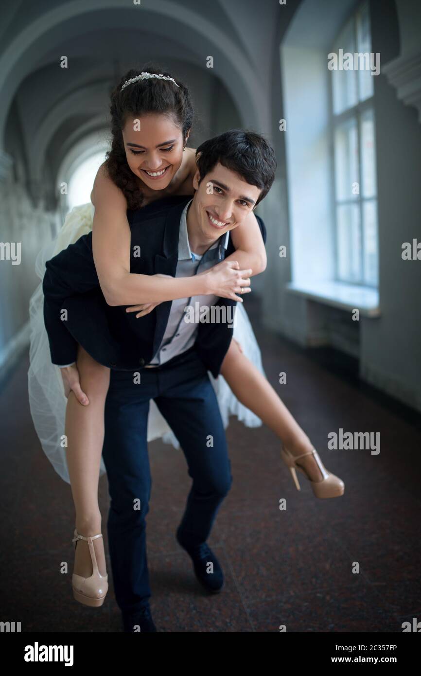 Shoulder rides hi-res stock photography and images - Alamy