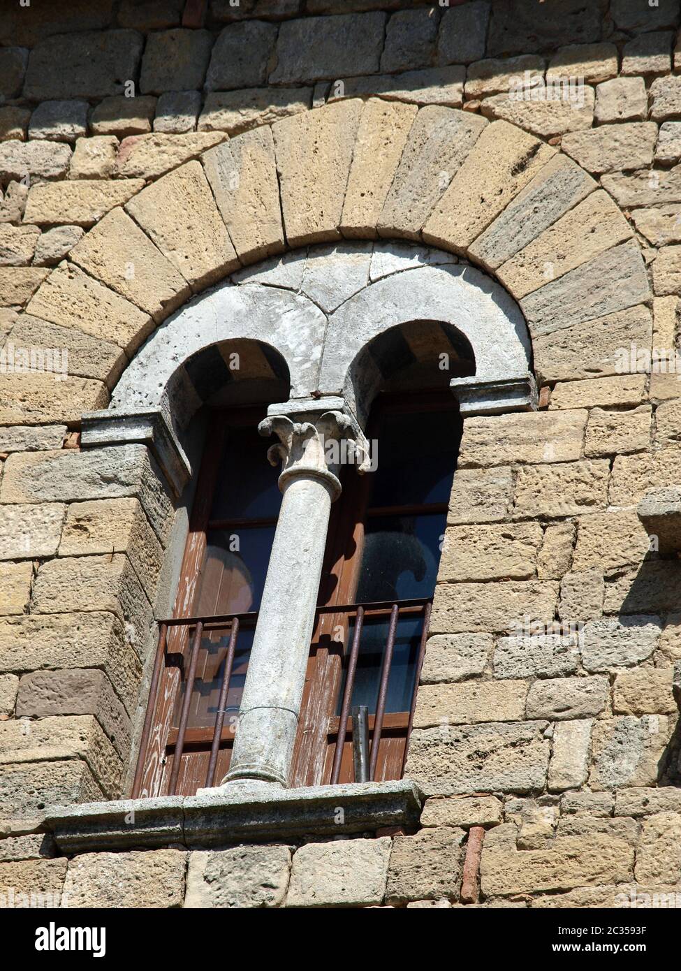 Beautiful ancient windows - Tuscany, Italy Stock Photo - Alamy