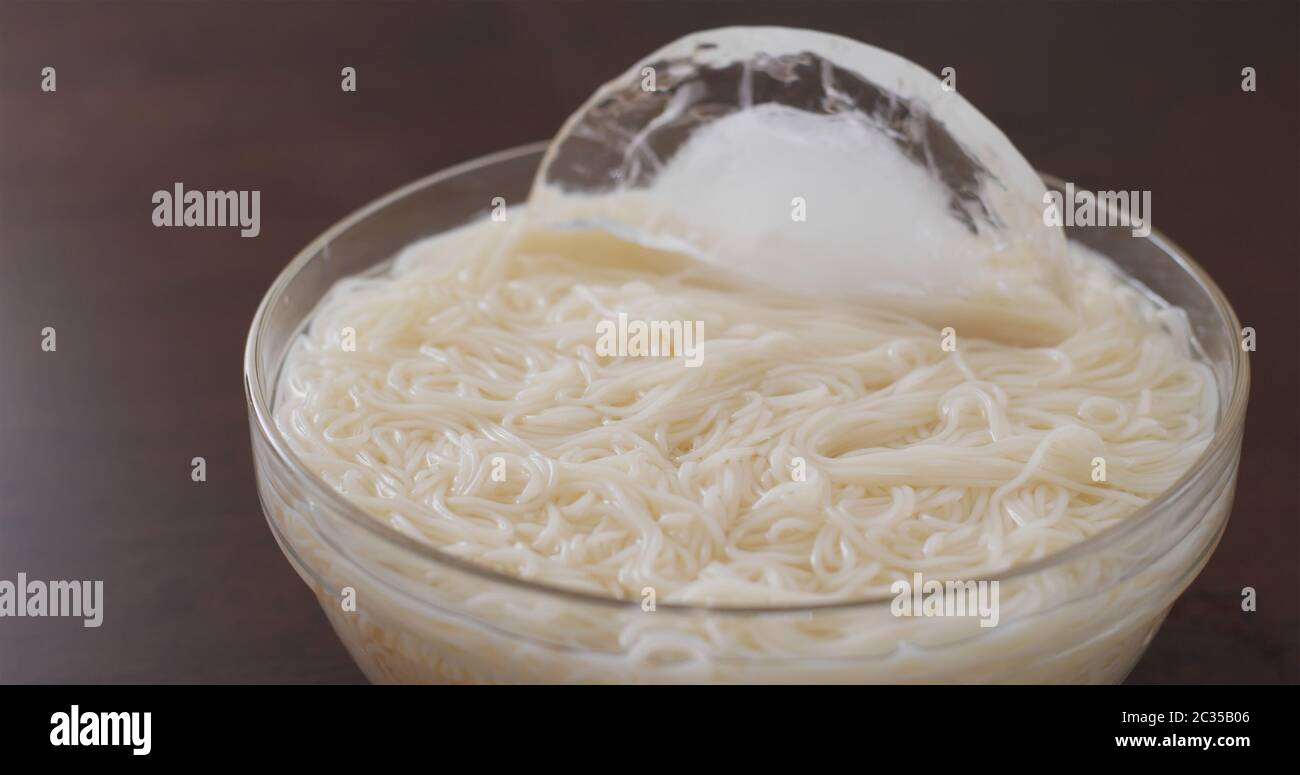Cold somen in the bowl Stock Photo - Alamy