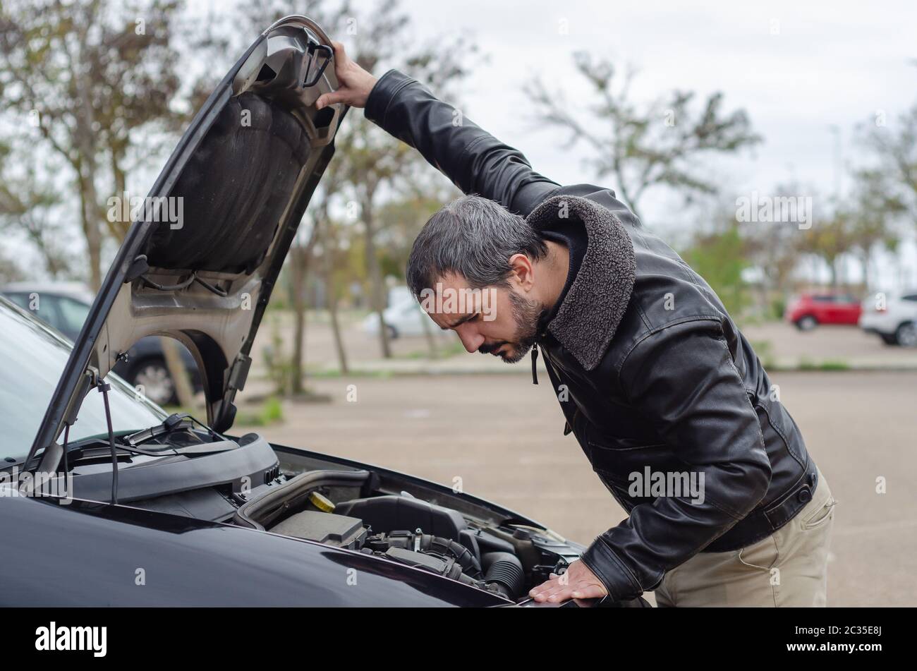 Open under the bonnet hood hi-res stock photography and images - Alamy