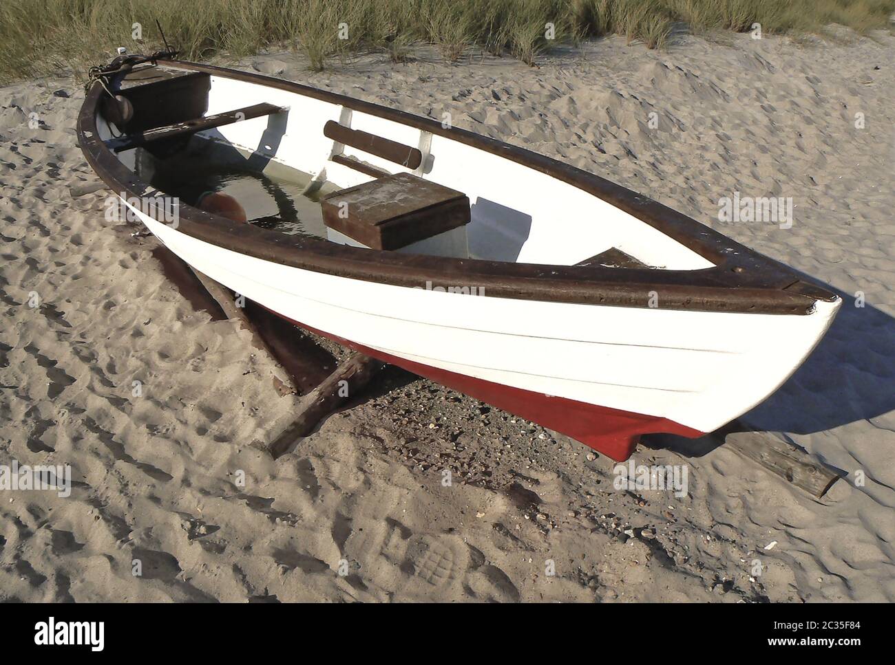 Antique rowing boat hi-res stock photography and images - Alamy