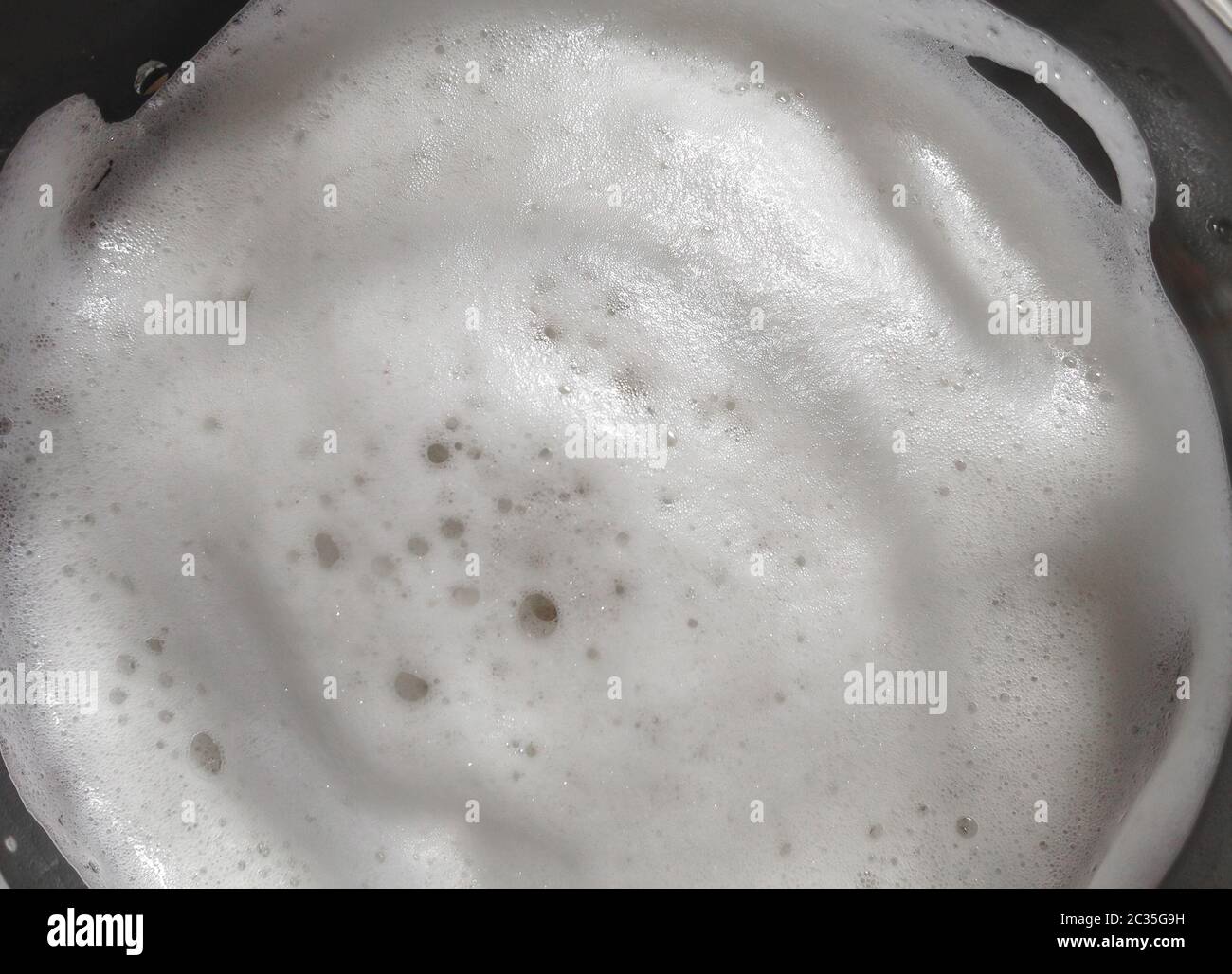 Foam bubbles hi-res stock photography and images - Alamy
