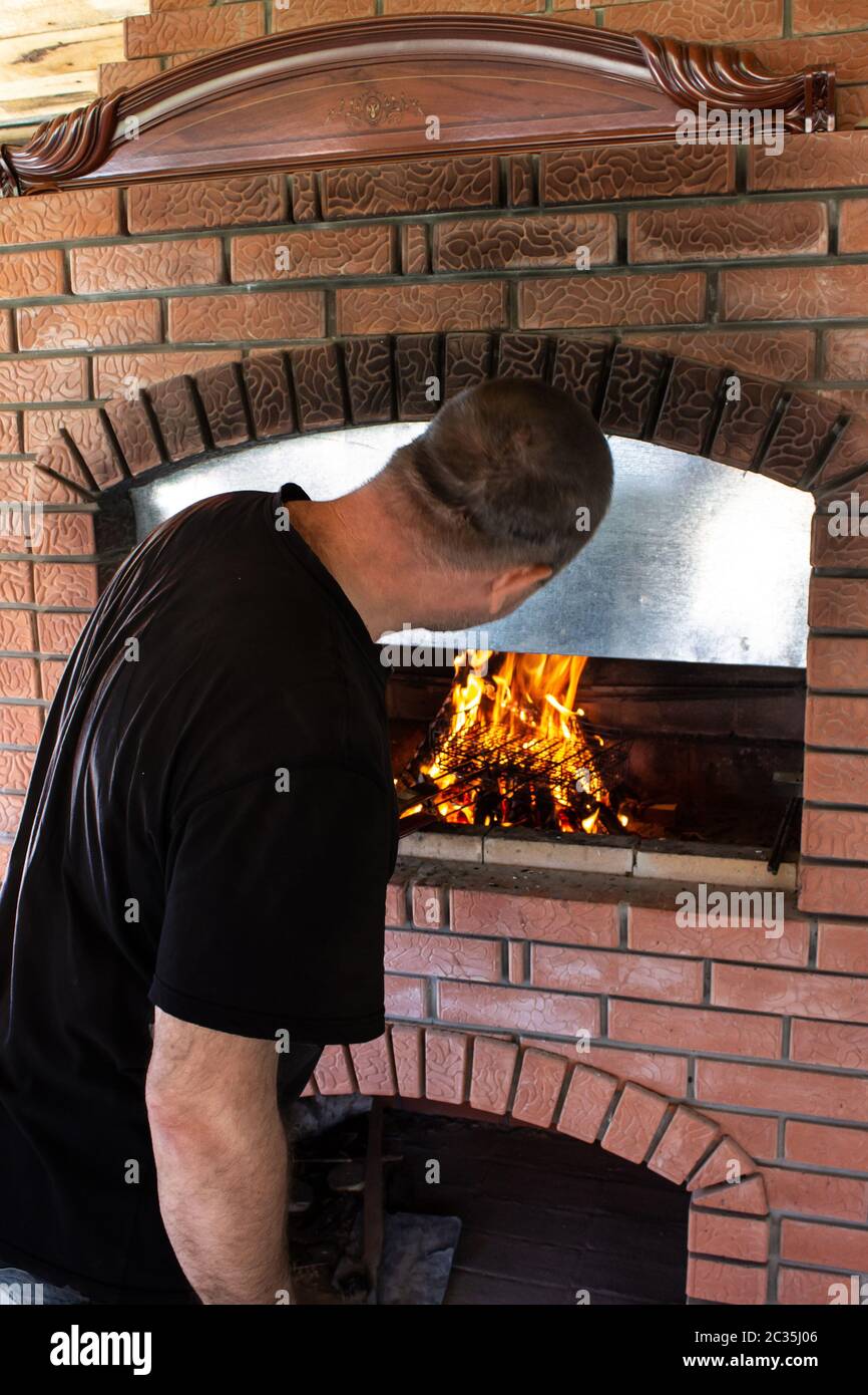 Male chef roasts hi-res stock photography and images - Alamy