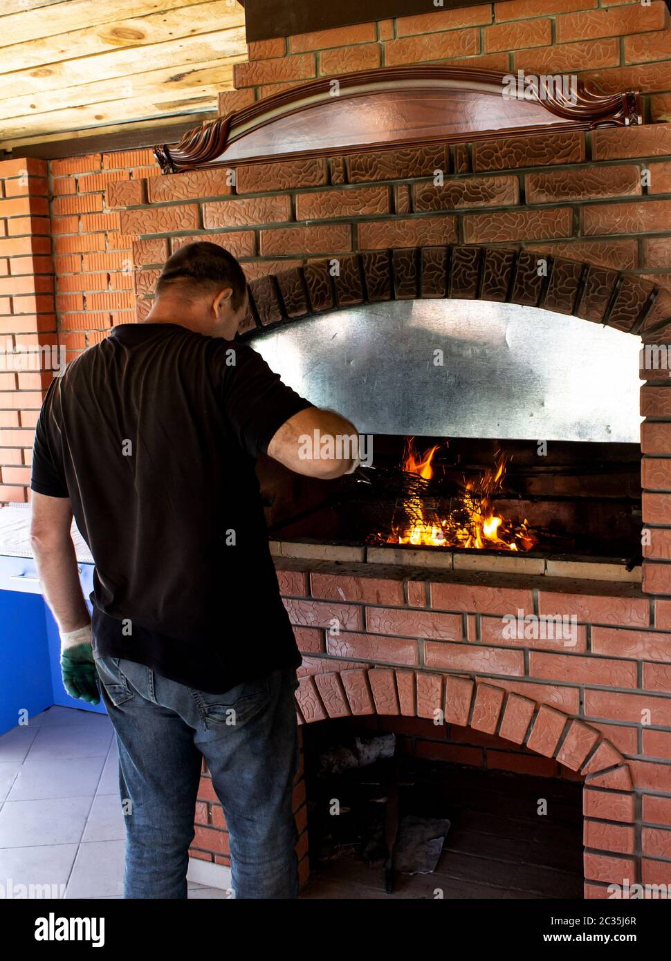 Male chef roasts hi-res stock photography and images - Alamy