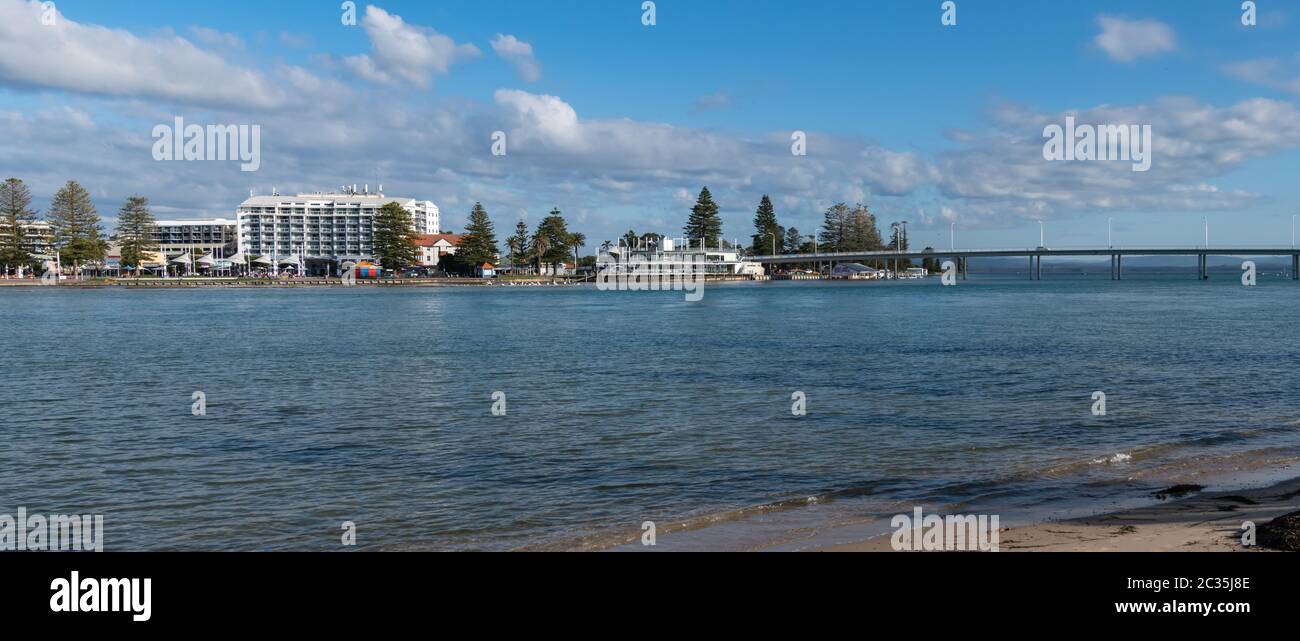 Waterside view hi-res stock photography and images - Alamy