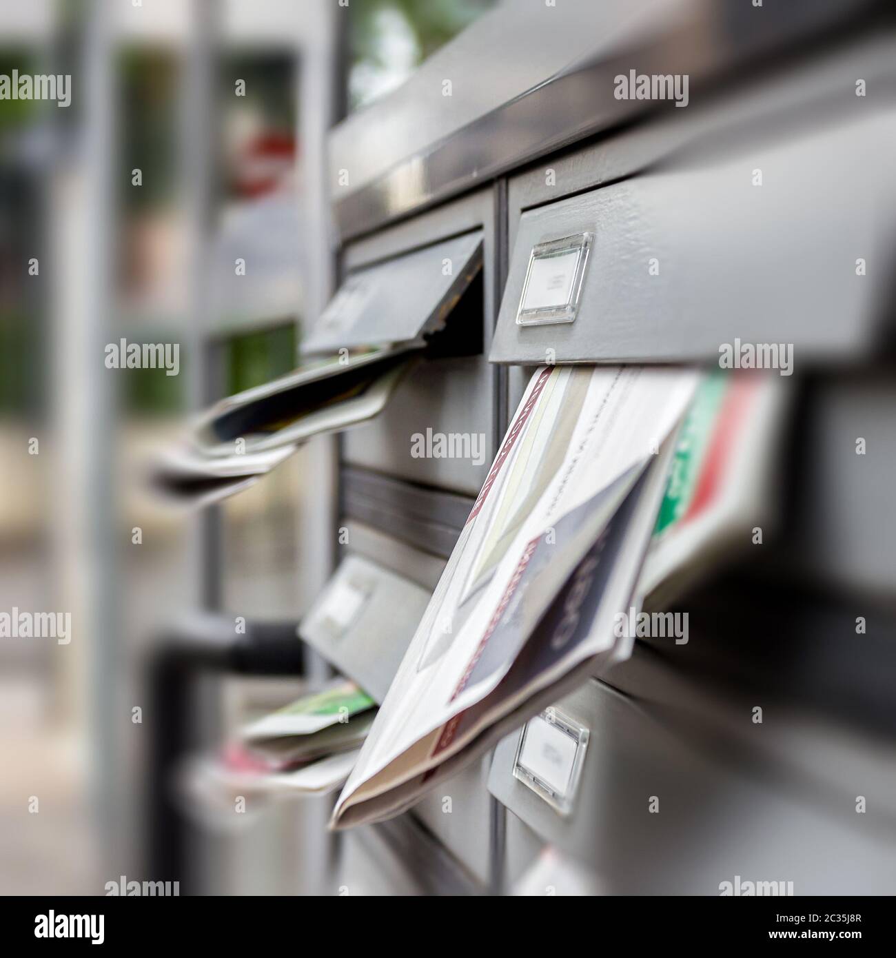 Overflowing mailbox hi-res stock photography and images - Alamy