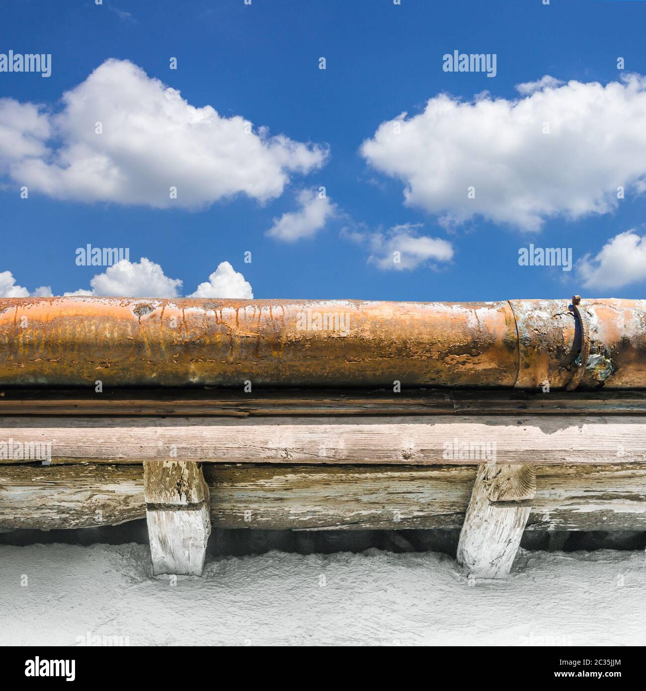 Broken gutter hi-res stock photography and images - Alamy