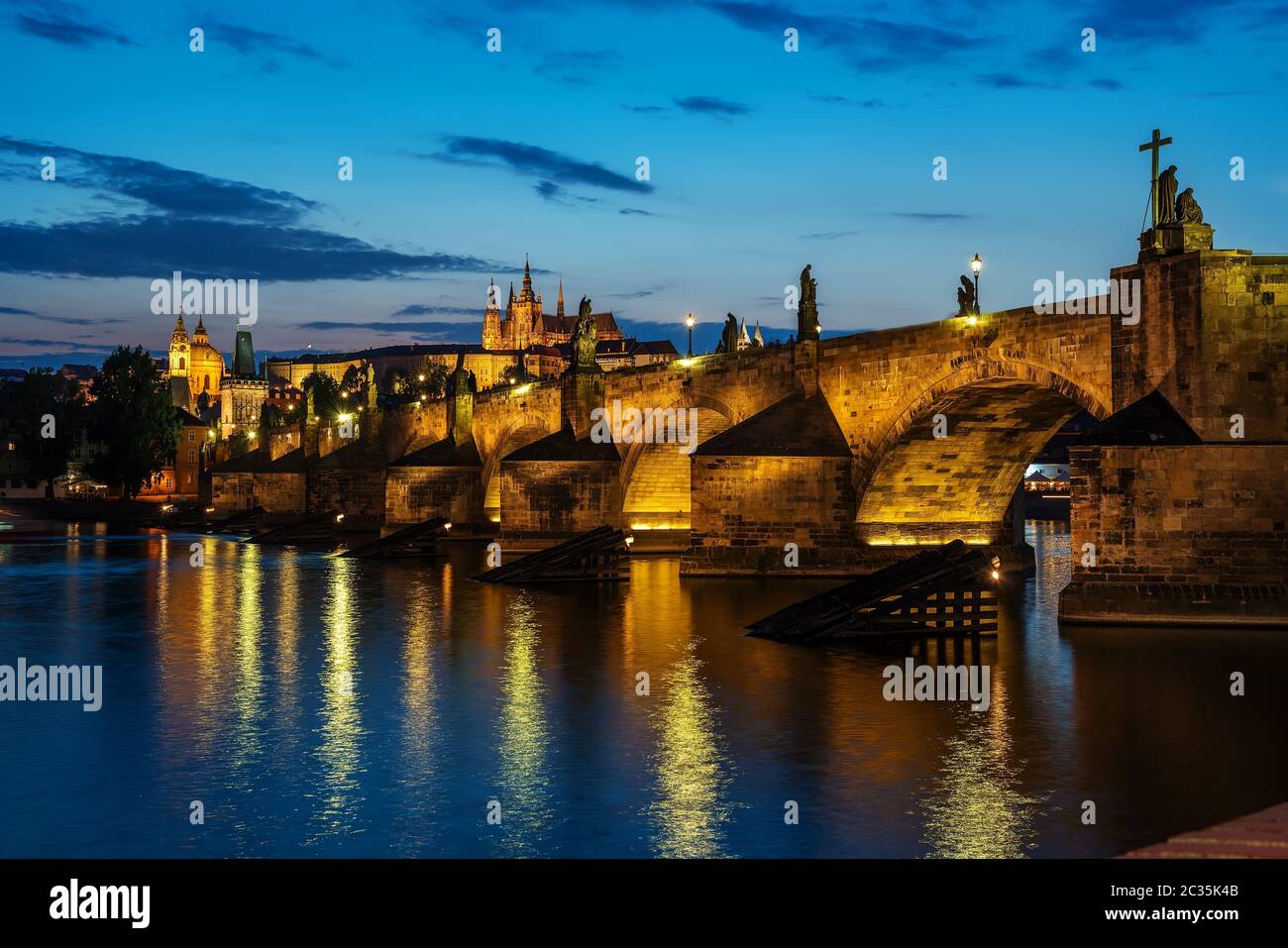 Illuminated medieval bridge hi-res stock photography and images - Alamy