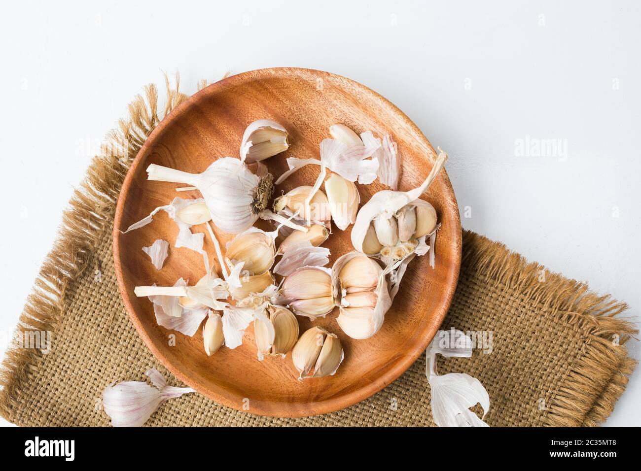 Fresh garlic bulb-garlic clover on the white background Stock Photo - Alamy