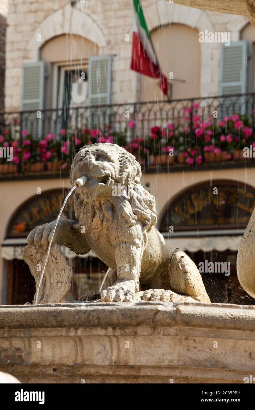 Central square assisi italy hi-res stock photography and images - Alamy