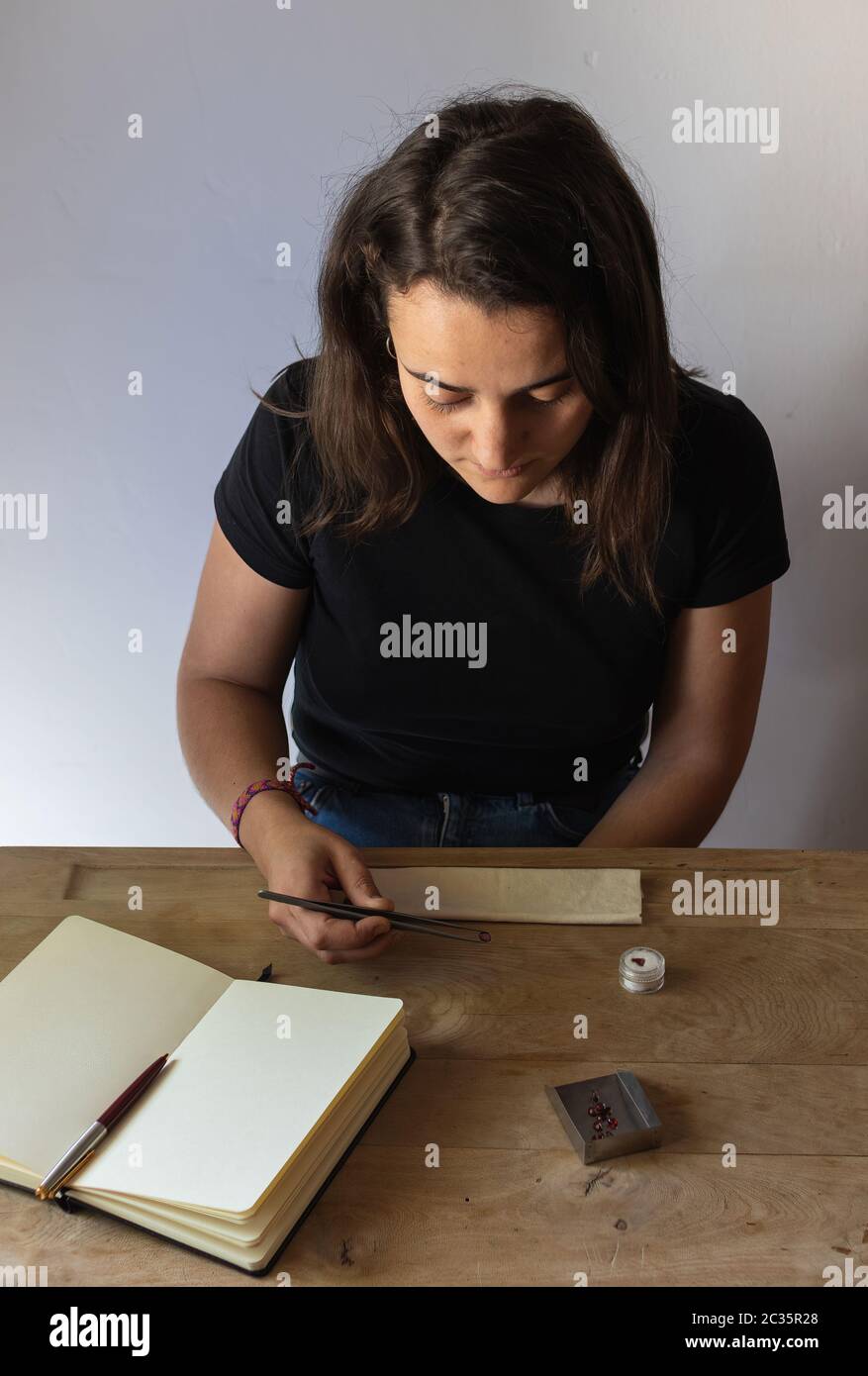 Gemology study hi-res stock photography and images - Alamy