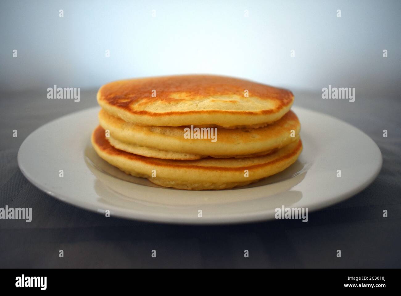 Food three golden pancakes hi-res stock photography and images - Alamy
