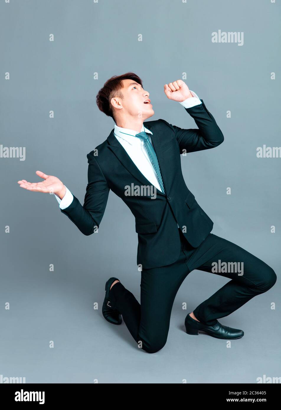 Singing worker hi-res stock photography and images - Alamy