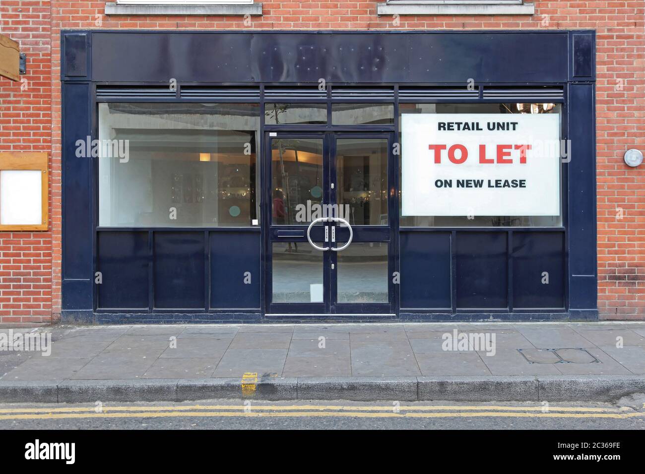 Vacant Retail Shop to Let in London Stock Photo - Alamy