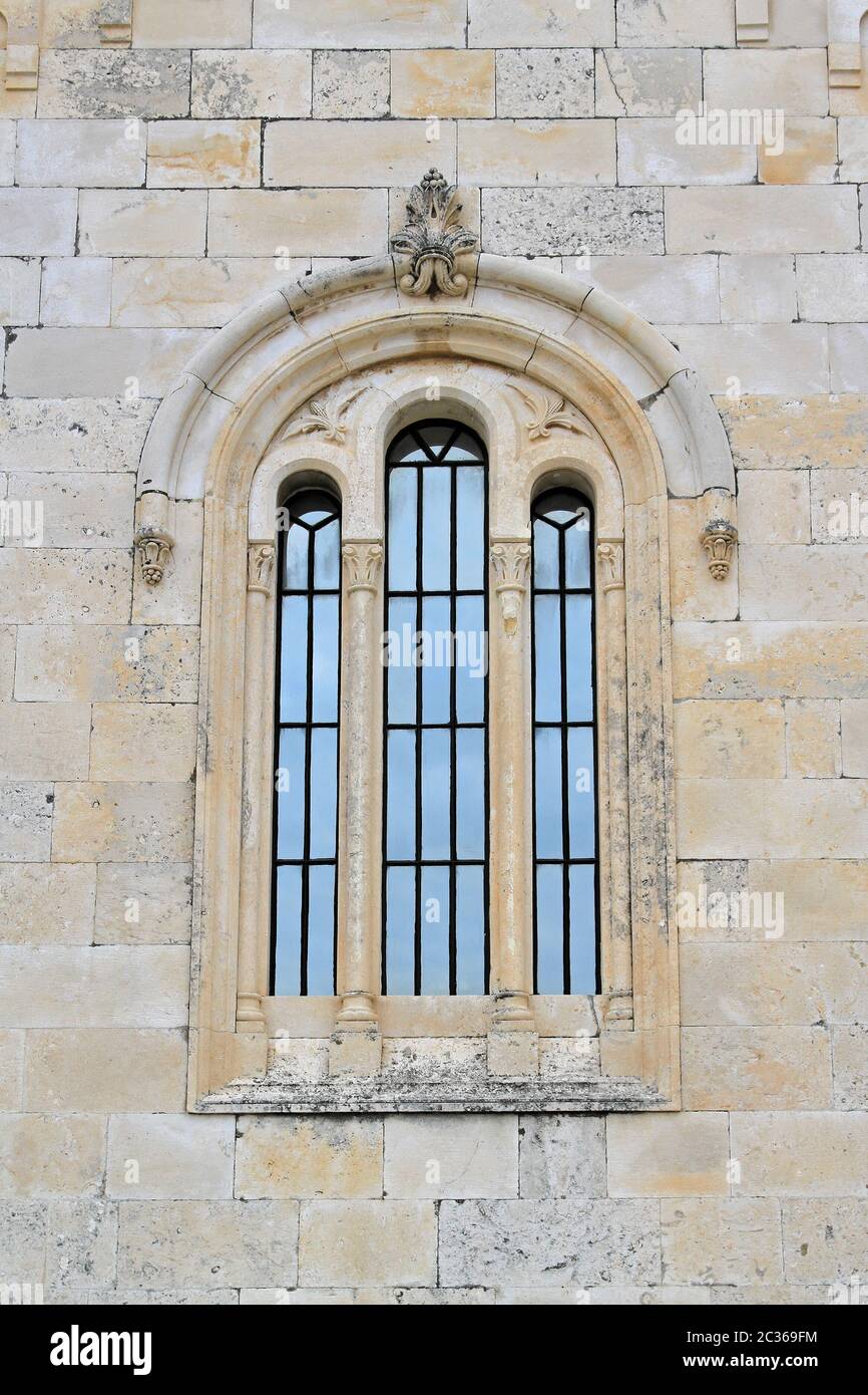 Three arch windows hi-res stock photography and images - Alamy