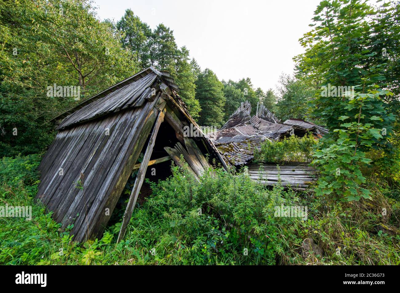 Old broken and ruined barn in the outskirts Stock Photo - Alamy
