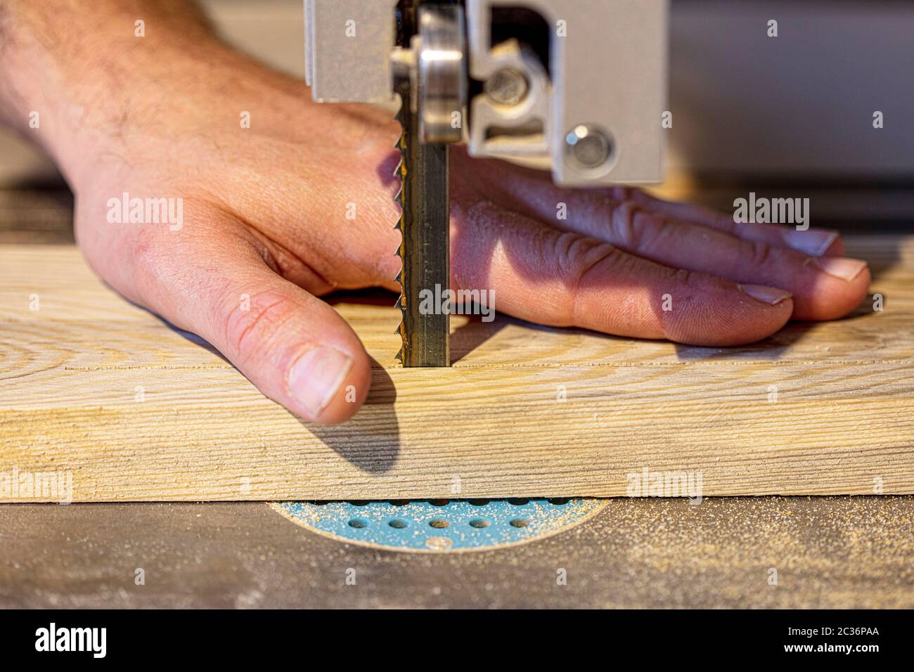 Hand band saw hi-res stock photography and images - Alamy