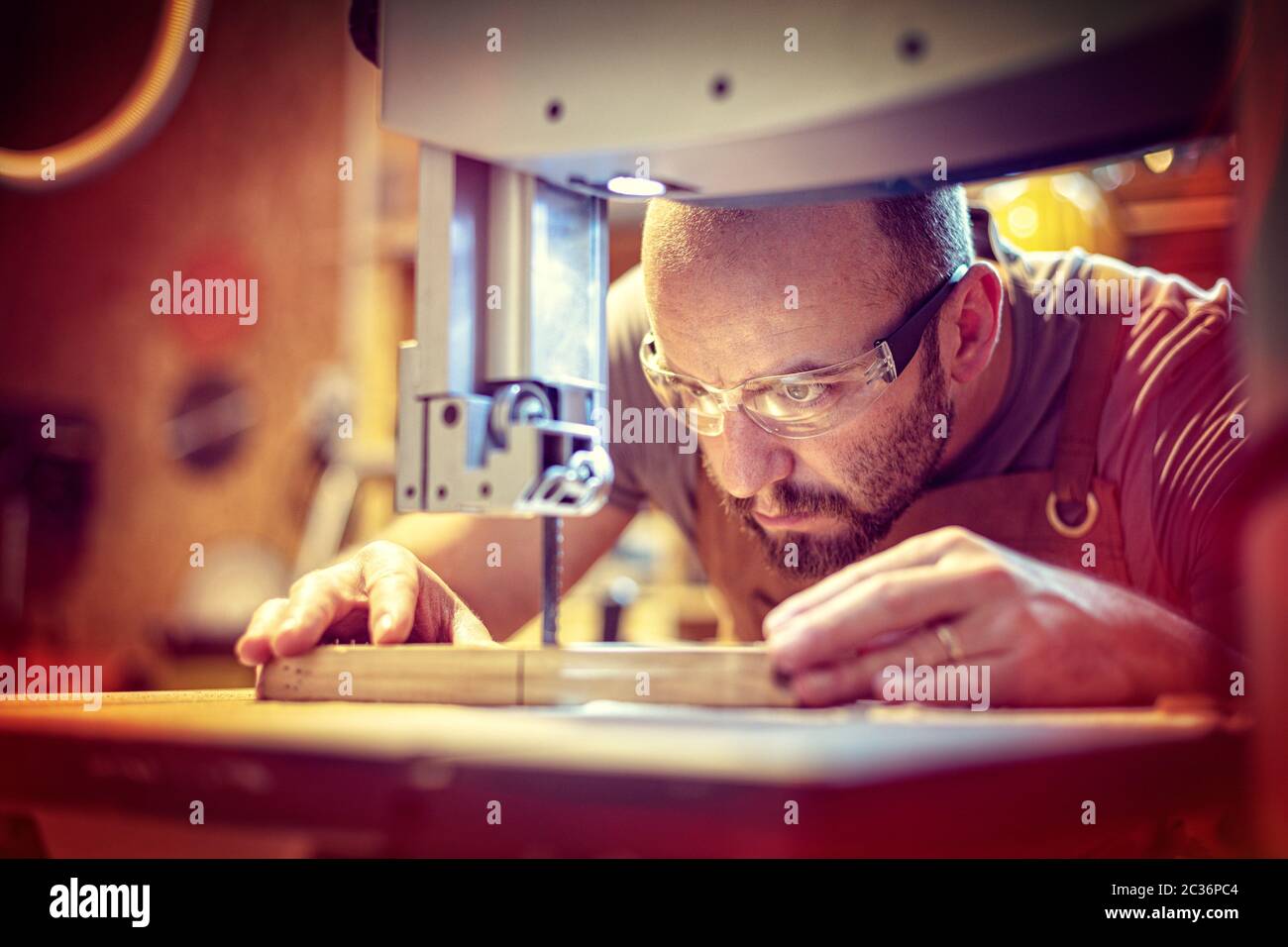 Using band saw hi-res stock photography and images - Alamy