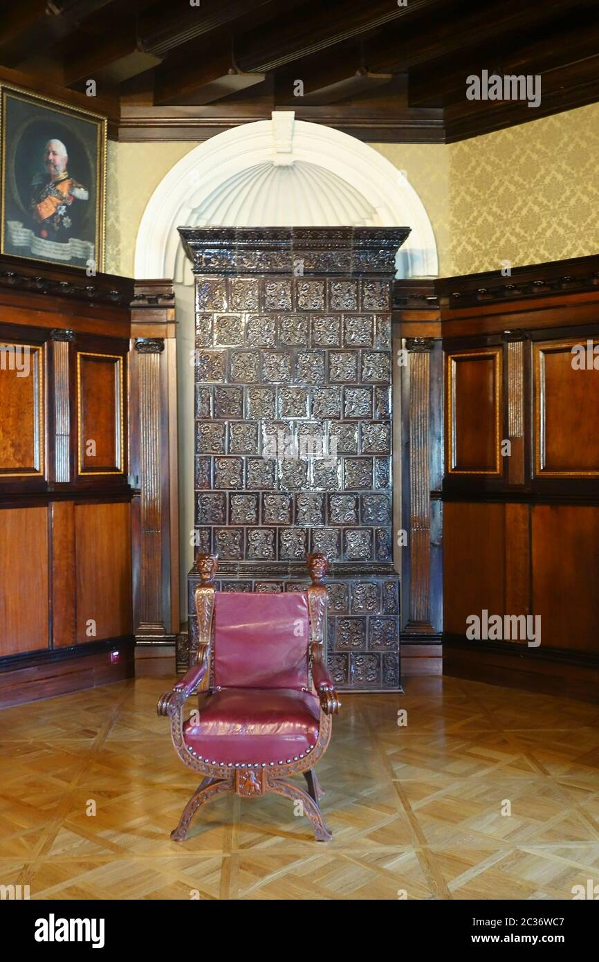 Fireplace in a castle hi-res stock photography and images - Alamy