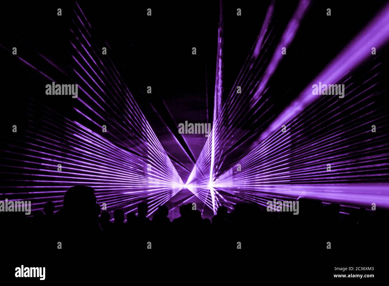 Laser beams stage pop hi-res stock photography and images - Alamy