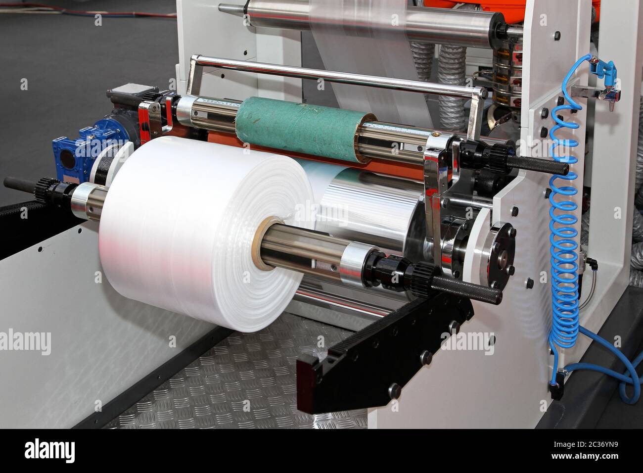 Printing machine packing machine hi-res stock photography and images ...