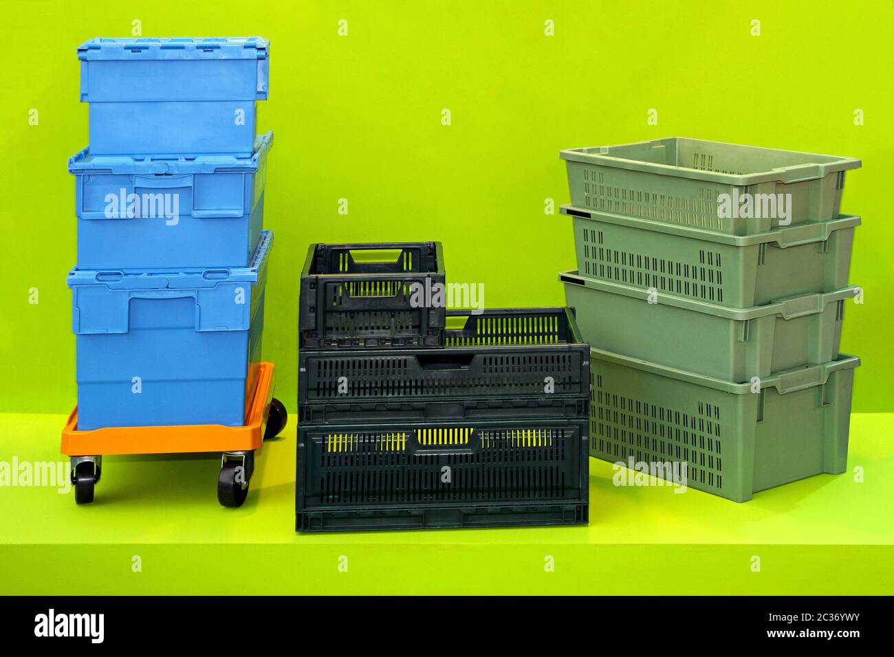 Plastic boxes and crates for logistic transportation Stock Photo - Alamy