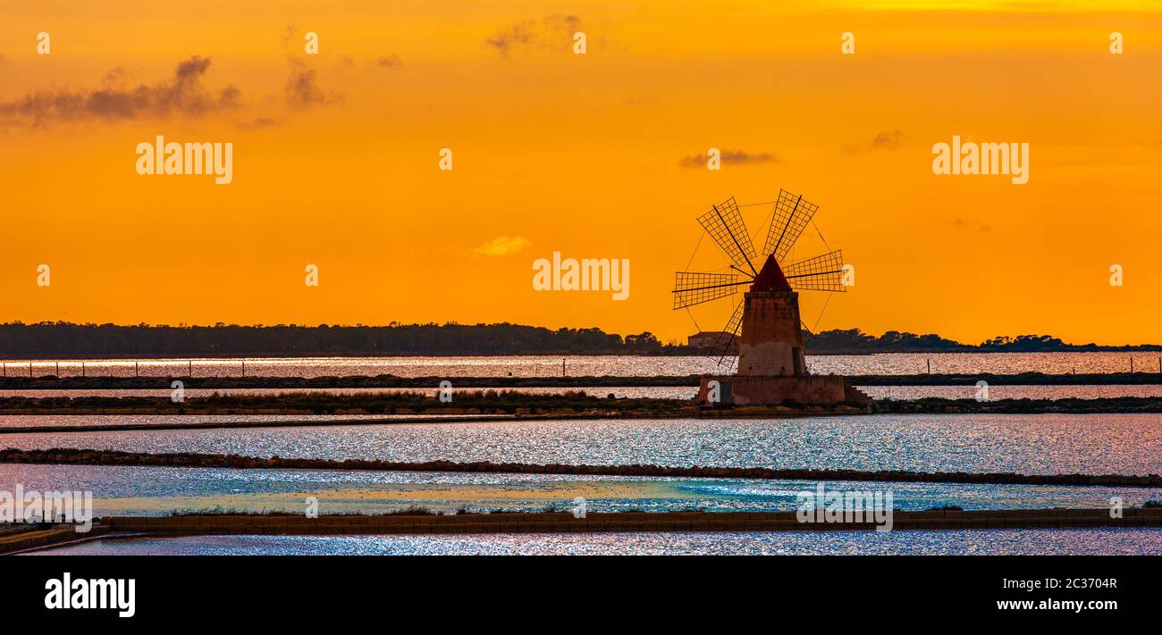 Marsala salt pans at sunset, Sicily, Italy Stock Photo - Alamy