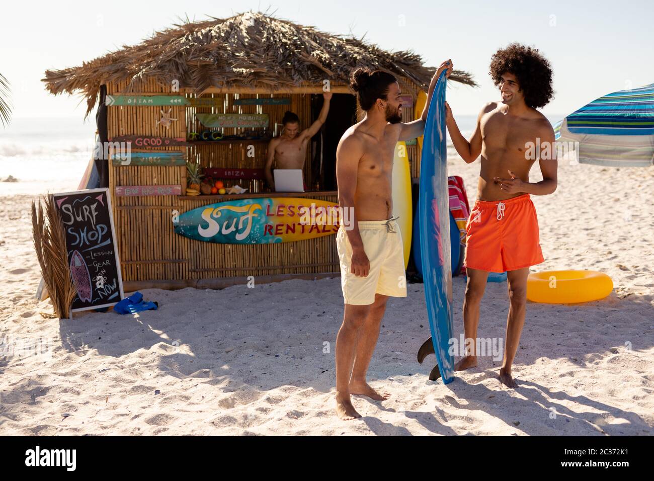 Men board hi-res stock photography and images - Alamy