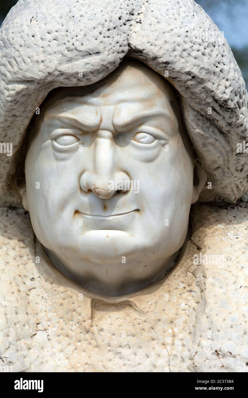 head of stone Stock Photo - Alamy