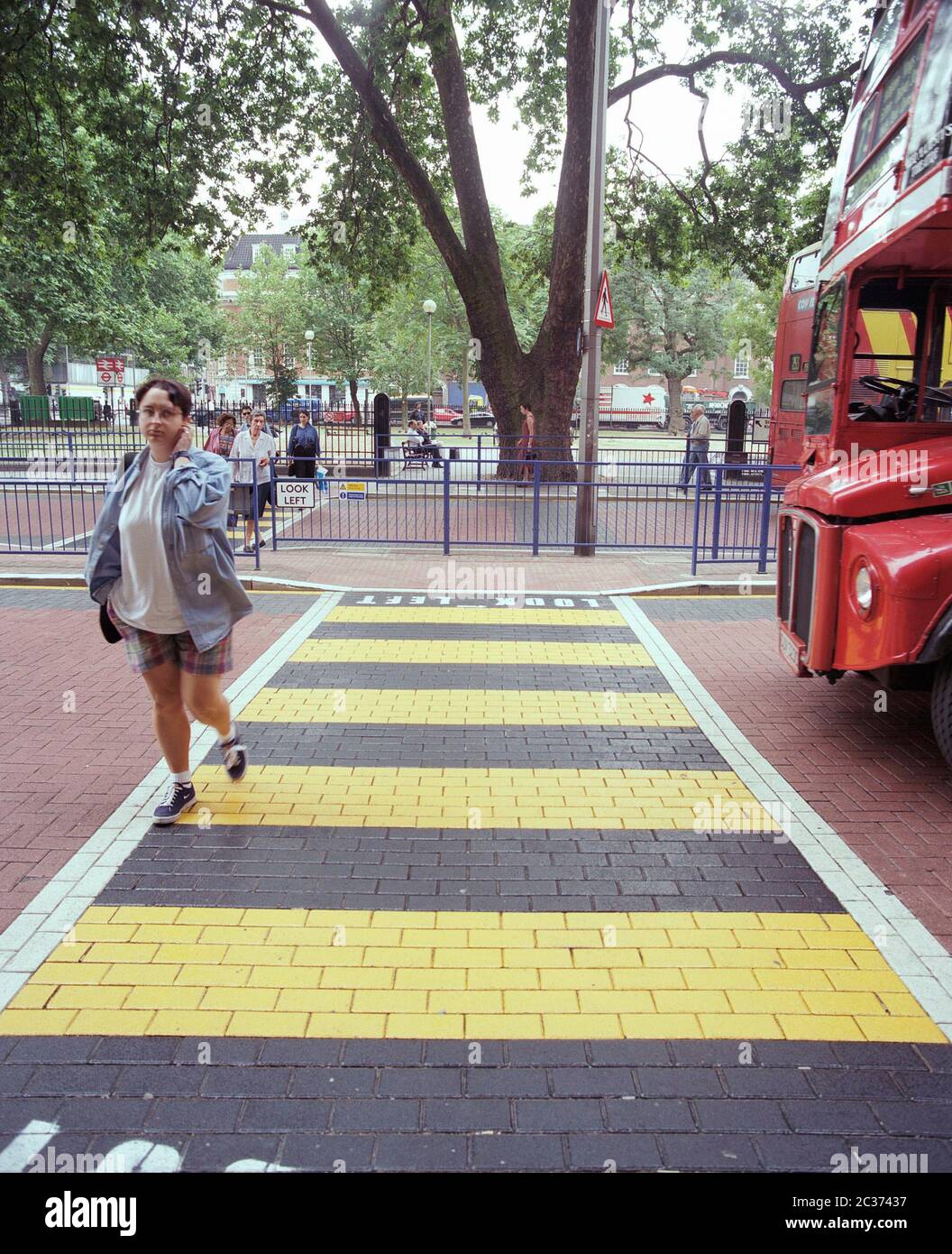 1990s london bus hi-res stock photography and images - Alamy