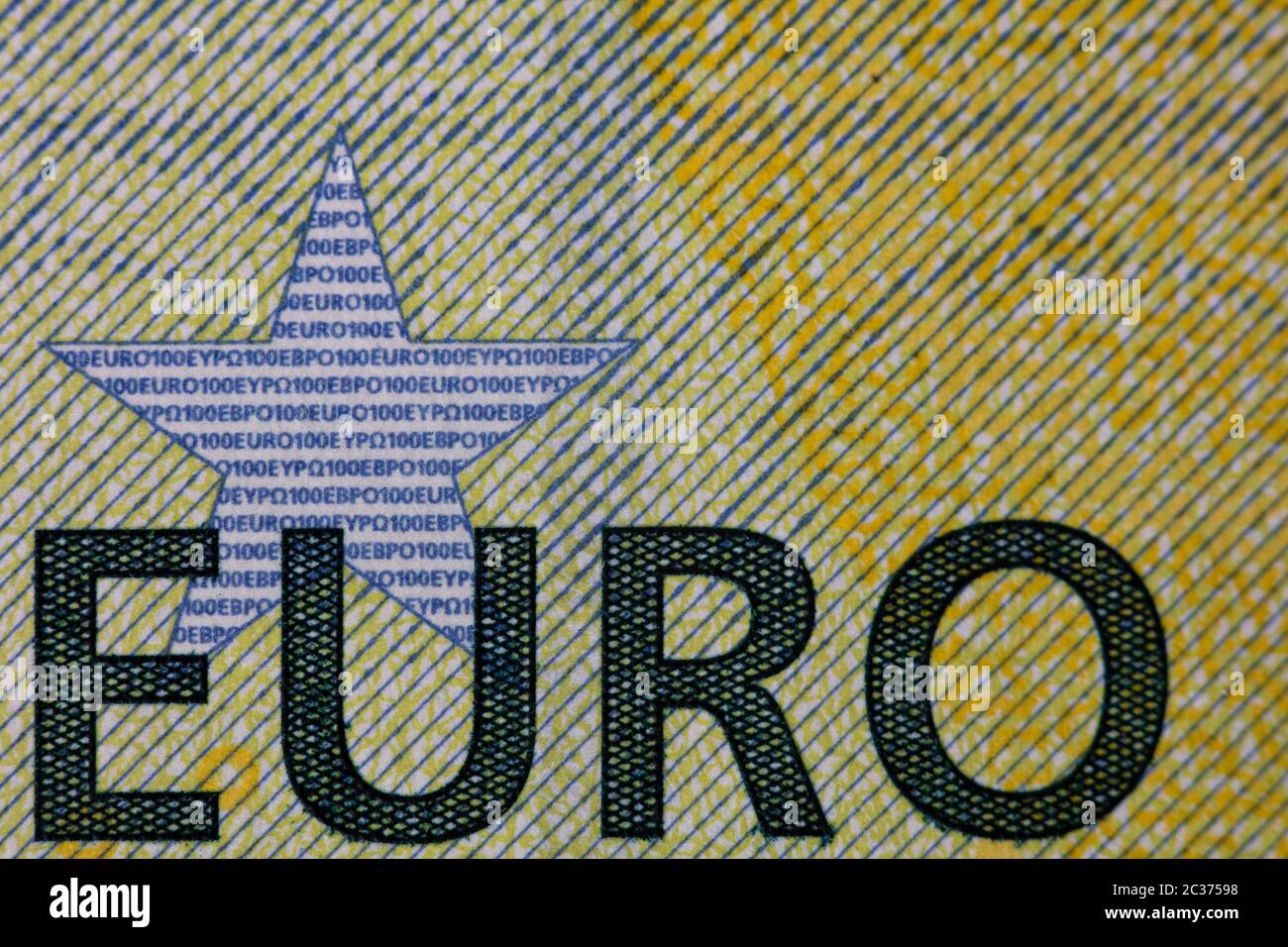 closeup of 100 euro banknote Stock Photo - Alamy