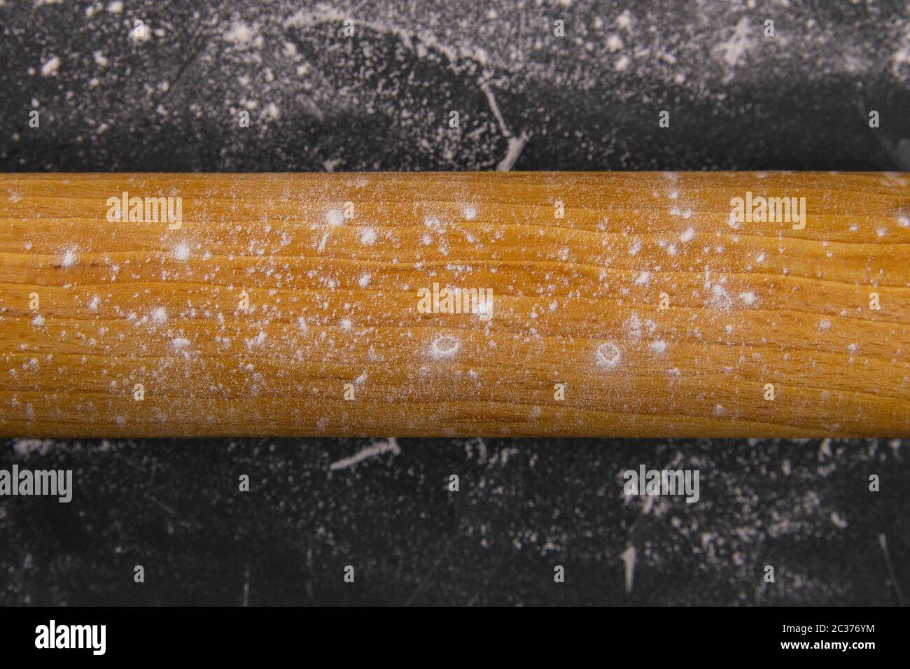 Baking desk with flour and rolling pin, top view Stock Photo - Alamy