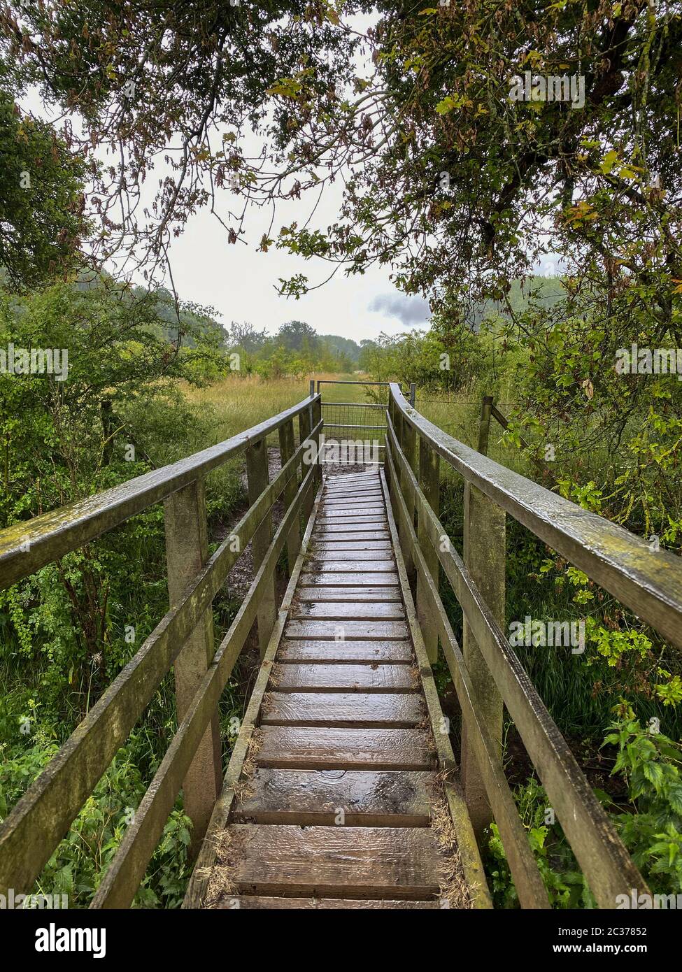 Footbridge access hi-res stock photography and images - Alamy