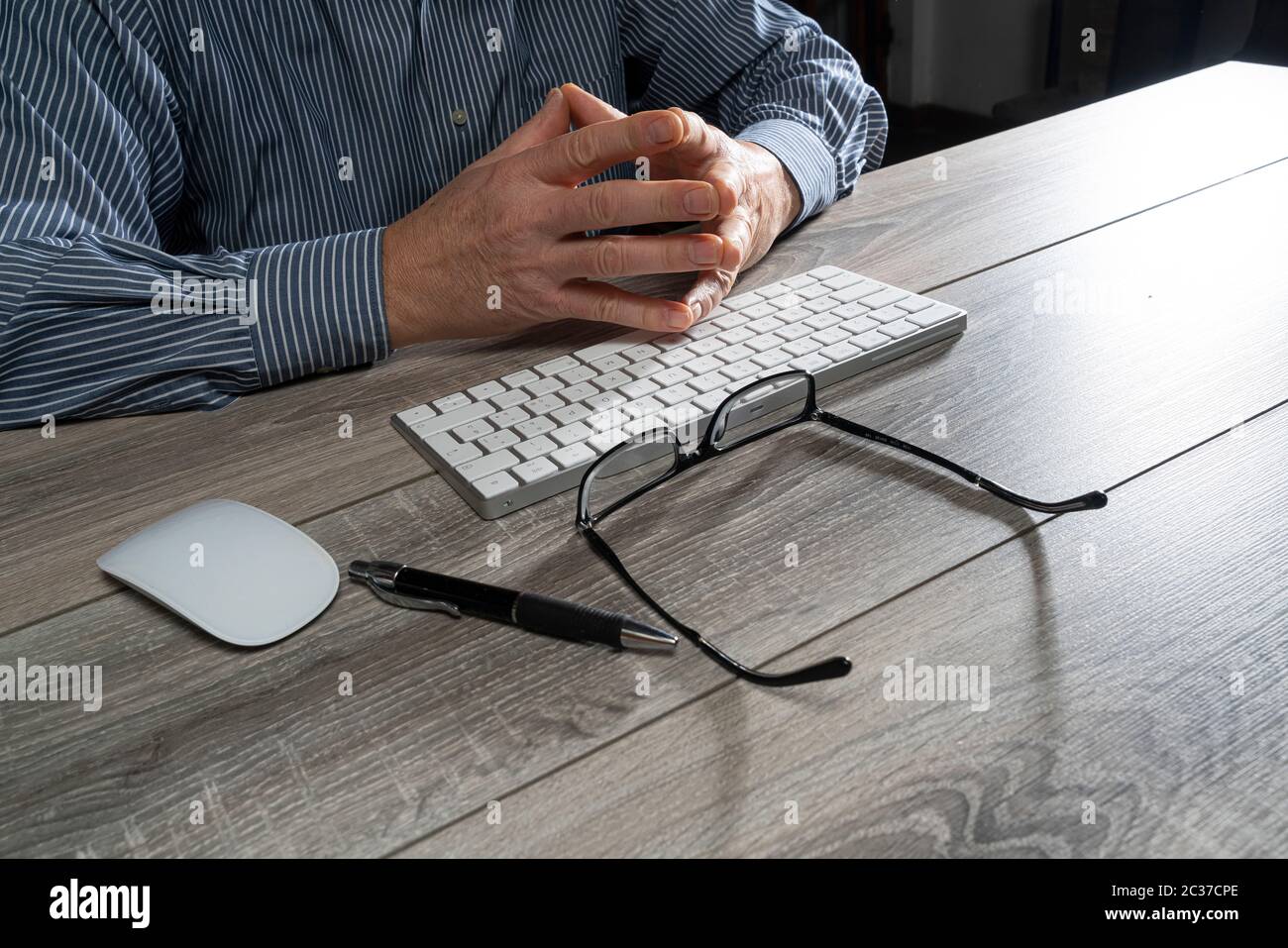 gestures in a discussion at the table Stock Photo - Alamy