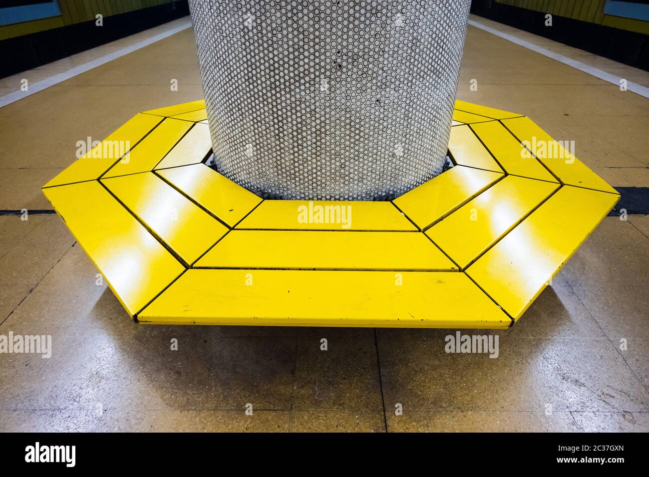 Stop column hi-res stock photography and images - Alamy