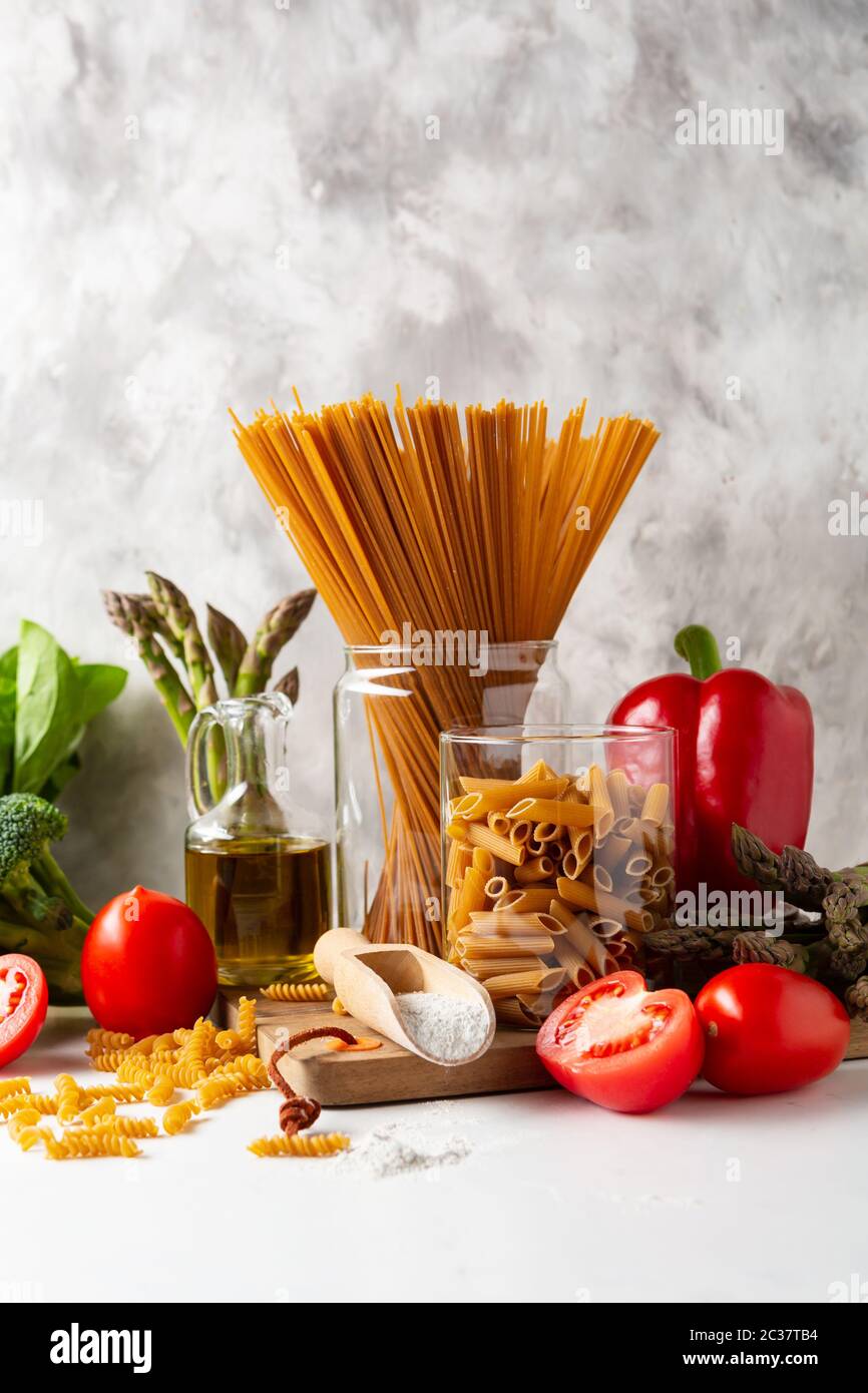 Whole grain pasta and organic vegetables Stock Photo - Alamy