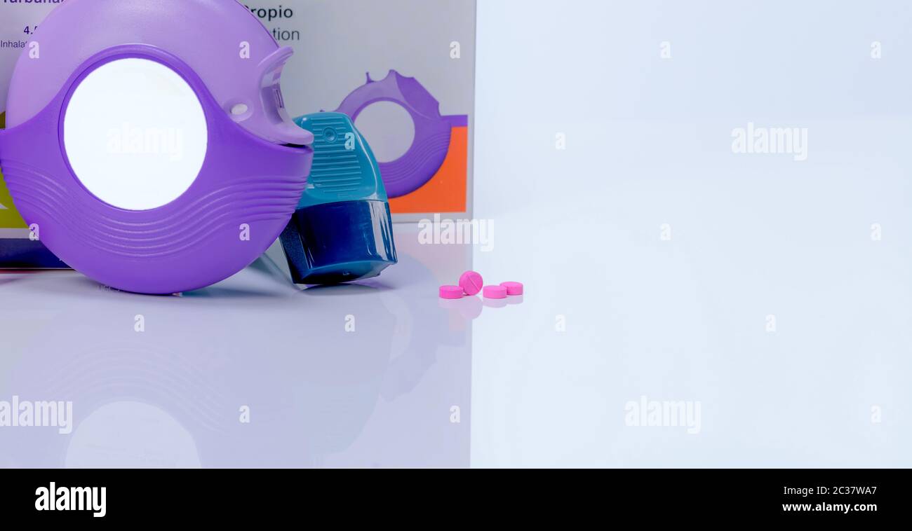 Asthma accuhaler, evohaler, and pink tablets pills. Asthma inhaler ...