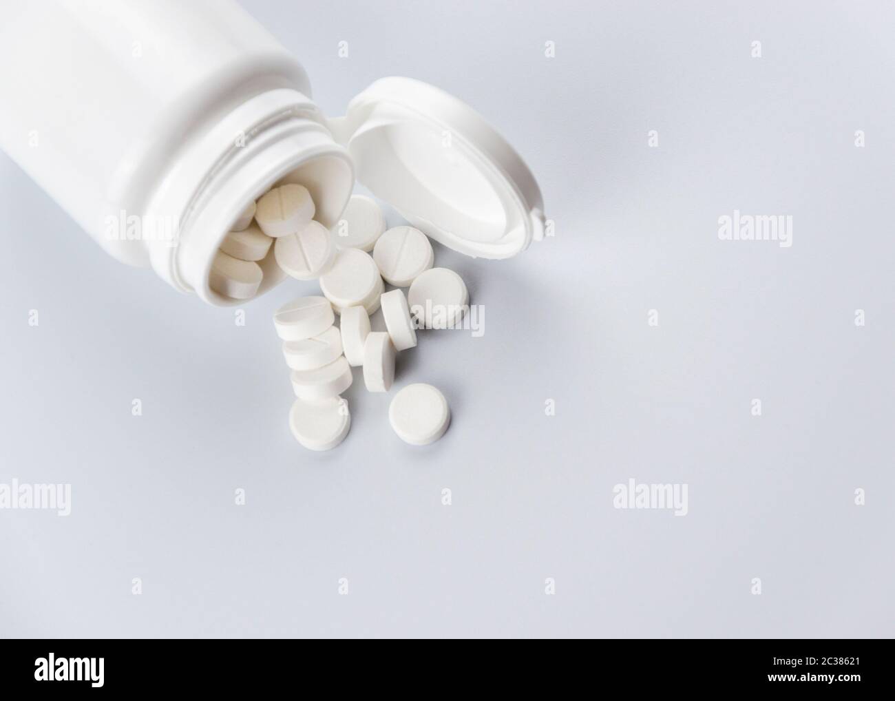 Calcium supplement tablet hi-res stock photography and images - Alamy